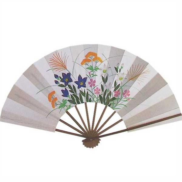 手描きの上品な扇子です。 【仕様】煤竹　パール地【サイズ】28.8cm※在庫分に関しましては、1-2営業日以内に発送可能です。※在庫がない商品に関しましても、お取り寄せ可能な場合がございます。入荷までの期間に関しましては、発送日情報のご確認...