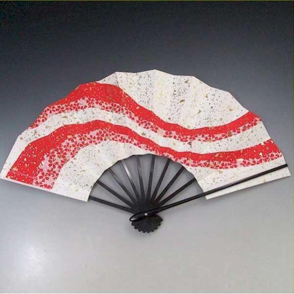 【ゆうパケットで送料無料（４点まで）】【仕様】黒塗【サイズ】9.5寸（28.8cm）ご希望により扇子箱(有料）をお付けいたします。※在庫分に関しましては、1-2営業日以内に発送可能です。※在庫がない商品に関しましても、お取り寄せ可能な場合が...