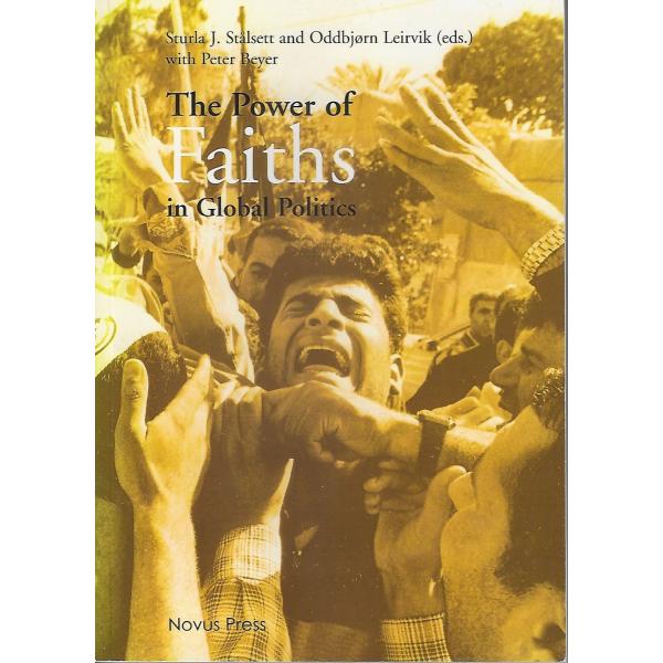 著者名: Pocket Engelsk   出版者:  Novus Forlag   出版年: 2004  版表示:  シリーズ:   表紙全体に軽い色褪せが見られます。表紙端に軽いスレ。天地、小口に軽い汚れ。本文は書き込み等なく非常にきれ...