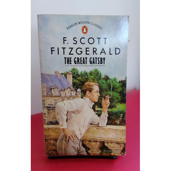 著者名: F. Scott Fitzgerald  出版者: Penguin Classics  出版年: 28 Aug 1986  版表示:  シリーズ:   Paperback 背にシワ、天地小口ページヤケ、背裏表紙ヤケスレ汚れ、本文線...