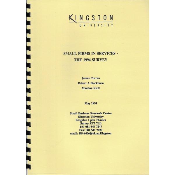 著者名: James Curran, Robert A Blackburn, Martina Klett  出版者: KIngston University  出版年: 1994  版表示:  シリーズ:   表紙に薄いヤケ。小口にシミがあ...