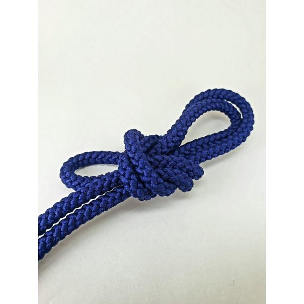 ・送料無料。国内自社生産。・巾約5mmのポリエステルコード（江戸打ち紐）です。・日本伝統の江戸打ち紐で、裁縫、手芸用品、和装小物の装飾に最適です。・カラー：紺（ネイビー）・巾着袋の紐やバッグ等装飾品のアクセントにも使用できます。・ポリエステ...