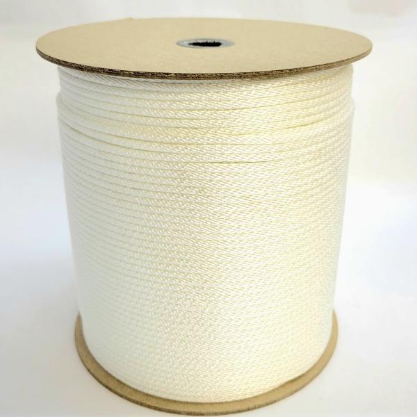 ☆激安！！高品質！☆ポリエステルを使用した太さ4mmロープ300m巻きです。☆使用しやすいボビン巻き。☆強度の強いフィラメント糸使用。☆キンク（ねじれ）が起きにくい金剛打ちロープ。☆カラー：白☆タープ・テントロープ、ガイロープにも最適。☆D...