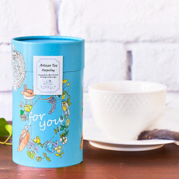 インド北部ダージリン地方にあるシンゲル農園から届く有機栽培の紅茶を、 リーフのまま使用した贅沢なティーバッグ。三角ティーバッグの中で茶葉が十分に開き、 ポットで淹れたときと変わらない豊かな 香り・味わいを ティーバッグでお手軽にお楽しみいた...