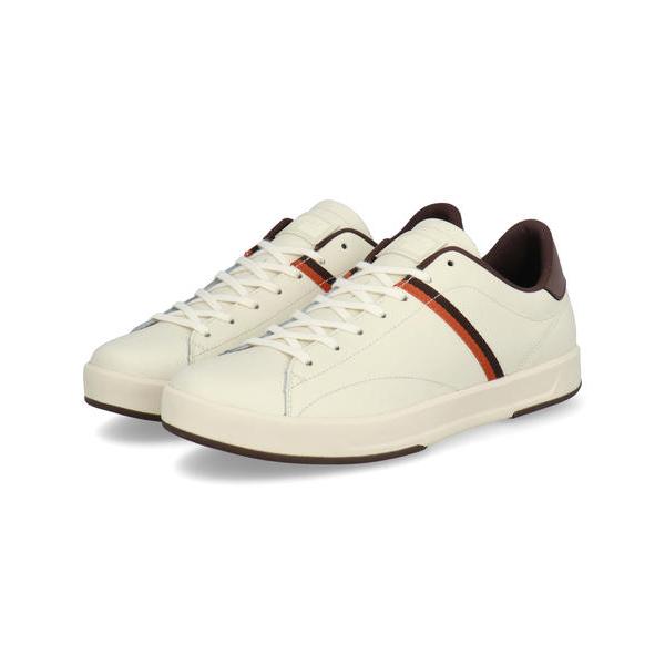 スマートなルックスで、タウンユースからオフィスカジュアルまで、様々なシーンで活躍するスニーカー。ヨーロピアンスタイルを思わせるすっきりモダンなシルエットと、ナチュラルなカラーテープが映えるクリーンなルックスで、デニムやチノをはじめ、オフィス...
