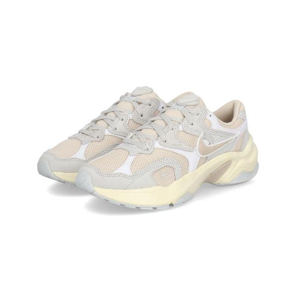 刺繍のスウッシュが醸し出すノスタルジーと、最先端の快適な履き心地をパーフェクトに融合させたAL8。90年代にヒントを得たフューチャリスティックなデザインが、足元をスタイリッシュにアップデートする1足。通気性に優れたメッシュと様々なマテリアル...