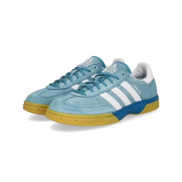 時代を超えて愛されるヴィンテージ ハンドボールスタイルをモダンにアレンジ。70年代にリリースされたハンドボールのインドアシューズが、現代のストリートファッションに蘇った1足。上質なスエードを使用したロープロファイル シルエットと、アイコニッ...