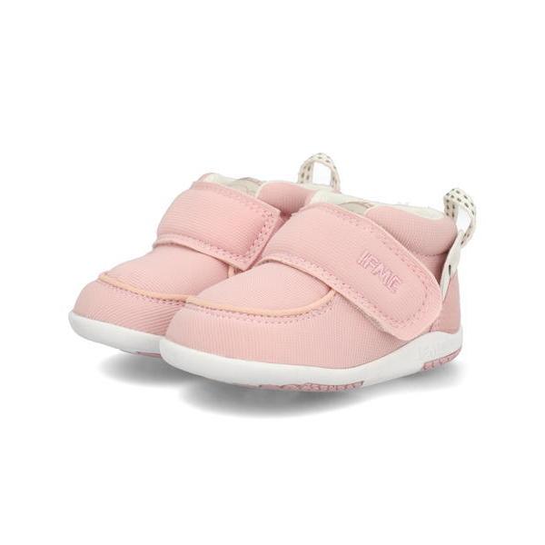 IFMEファーストシューズがリニューアル！赤ちゃんの柔らかな足に合うよう、極力生地の重なりを少なくするなどソフト感や屈曲を重視◎不安定な足を足首まで包むミドルカットで、安定性をサポートします◎踵にあしらった可愛らしいコアラモチーフもポイント...