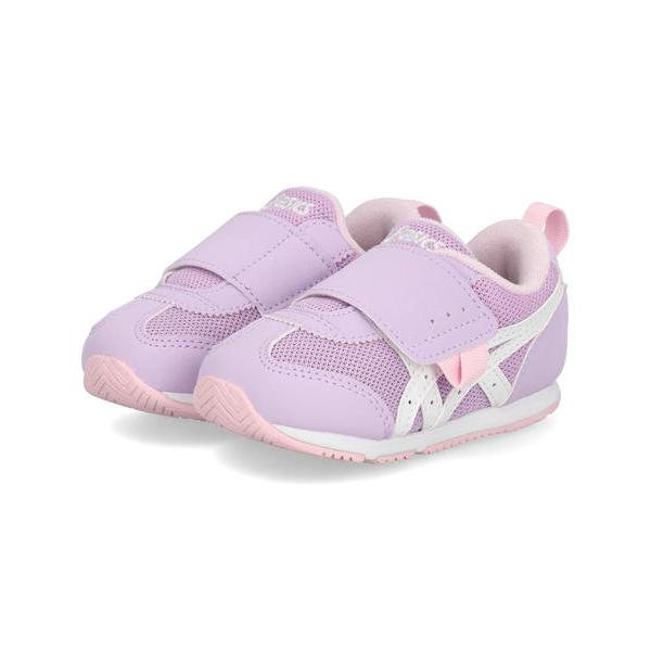 約1-3歳の幼児向けに展開する「BABY」シリーズ。お子さまの足の成長と自由な動きを応援する1足☆お子さまの足元をお洒落に彩るポップなカラーリングで、通園や外遊び、お出かけなど、様々なシーンで活躍します♪【特徴】踵を包み込む立体的な中敷を採...