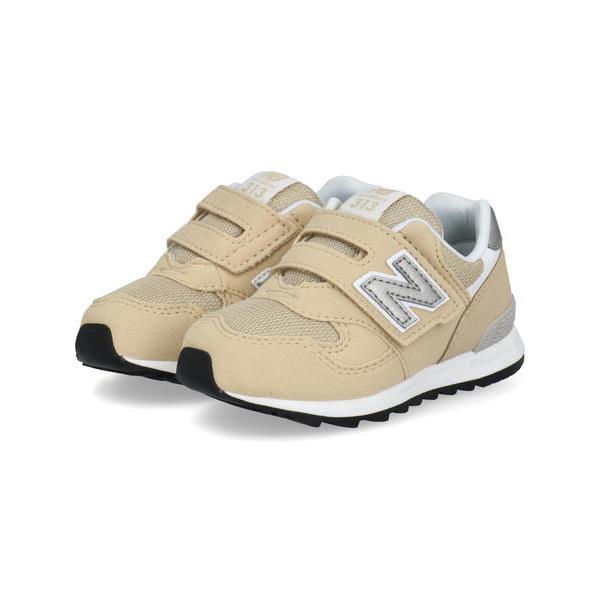 お子さまの足の成長をサポートする機能を満載したベビーモデル「313 V2」から、Nロゴとバックタブをシルバーで統一したシーズナルカラーが登場。つまみやすい大きめのワンベルトで履き口が大きく開き、脱ぎ履き簡単♪キッズモデルP313もあるので、...