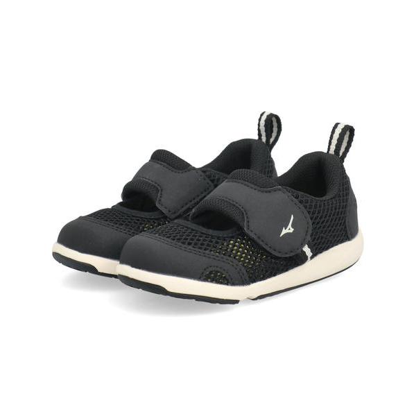 もっと遊ぼう、もっと動こう！圧倒的に履かせやすい構造で、お子さまの「やってみたい・できた」を応援するプレモアより、1-4歳向けサマーシューズが誕生！通気性のよい目の粗いメッシュや、水濡れにも強いサラッとした肌触りのインソールを採用し、速乾性...