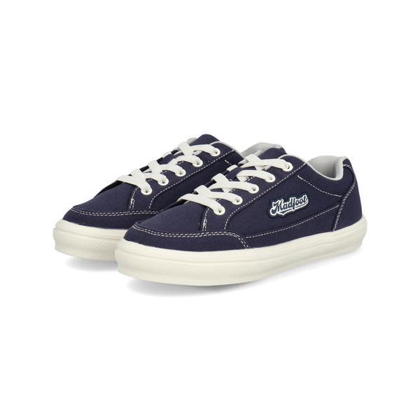 サイドにワッペン風ロゴをあしらったストリート感漂うジュニアスニーカー。キャンバス素材のシンプルなデザインを、クラシックな配色でストリートスタイルに仕上げ、お子さまの足元をクールにキメる1足☆中敷には、通気穴を施すことで通気性とクッション性に...