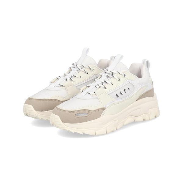 2007年にライフスタイルスポーツブランドとして韓国で誕生した「AKIII CLASSIC」。個人が持っている様々なアイデンティティ「all kinds of identity」を意味し、既存の概念に囚われずファッション×スポーツをハイブリ...