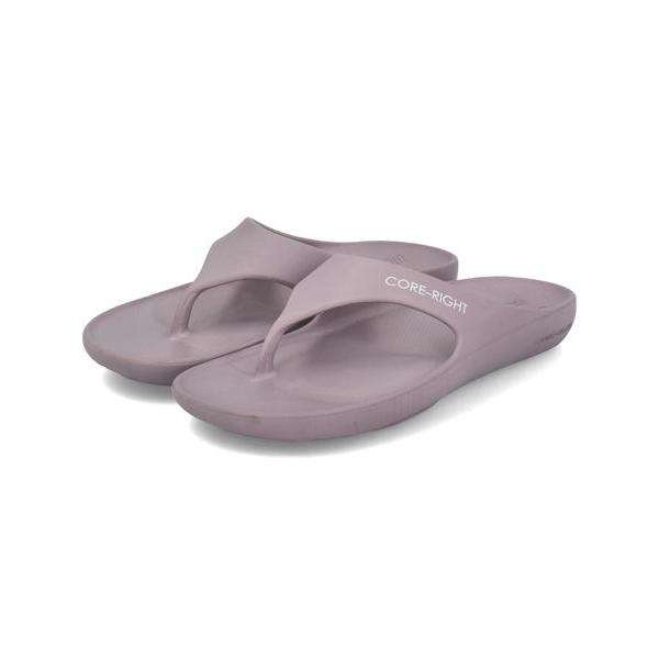 骨格へのアプローチ発想から開発されたアシトレサンダル。BMZ キュボイドバランス理論に基づいて生み出された立体的なフットベッド構造により、普段使われていない筋肉や足指を使いながら、足本来の機能をサポート。定番のトングタイプでデイリーやアフタ...