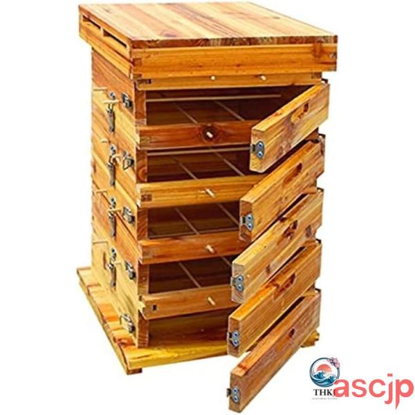 高品質の素材：高品質の杉材で作られ、各ボードは高温沸騰ワックスで処理され、防水性、防湿性、防虫性、耐久性があり、変形しにくいです。 ユニークなデザイン：ハニカム基礎は必要ありません。 代わりに竹串を使用してください。 蜂蜜は繰り返し除去する...