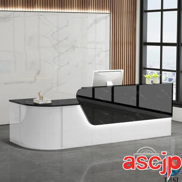 ? 防塵防湿: カウンターテーブル カウンター キャビネットの扉と引き出しはしっかりと閉まり、閉じたときに隙間がほとんどありません。キャビネット内への埃の侵入を防ぎ、外部の湿気から隔離します。保管した書類や飲み物はホコリで汚れたり、湿気で傷...