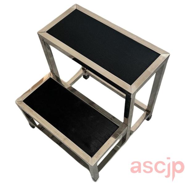 1.材質：厚みのあるステンレス鋼。2.特徴：ペダルツールは日常生活や家事、特に高いキャビネットに手が届かない場合に使用でき、使いやすいです。3.重い設計：厚みを増した角管で作られており、強力な支持力があり、腐食や錆びに強いです。 最大耐荷重...