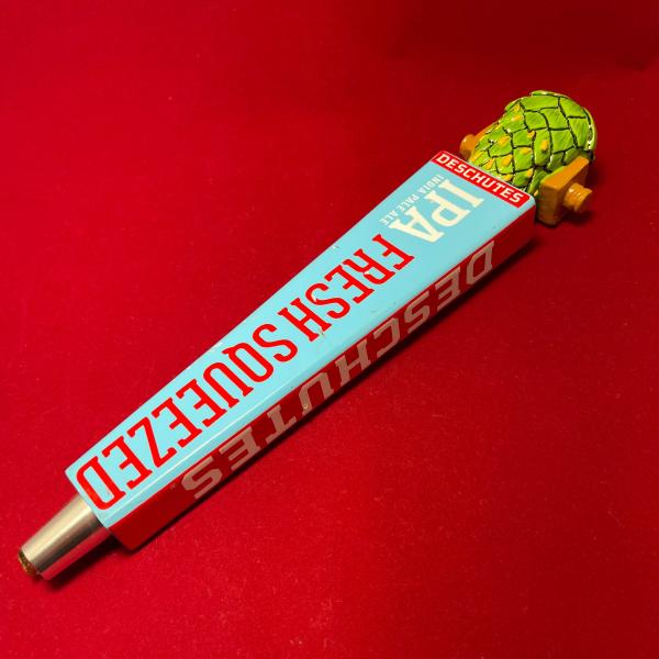 デシューツ IPA ビアタップハンドル中古品サイズ31×5.5cm取り付け部穴サイズ約8ｍｍ。(3/8Wボルトが適合するかと思われます、現物でご確認ください）細かい傷、汚れがあります。加工してシフトノブに、もちろんビアタップハンドルコレクタ...