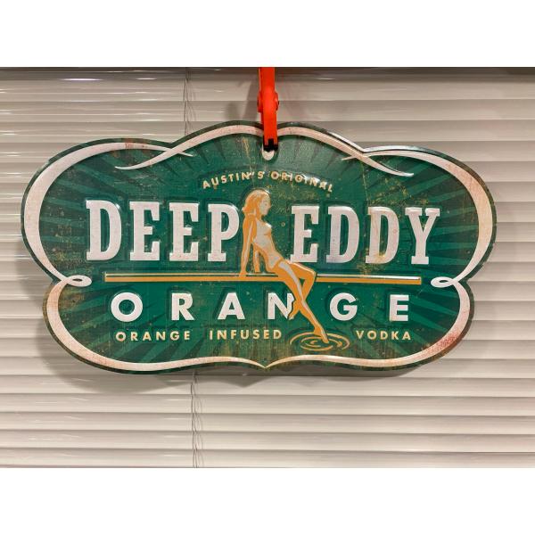 DEEP EDDY ORANGEウォッカのスチール看板新品サイズ約46×25ｃｍUS物です、新品でもキズ等ある場合があります。