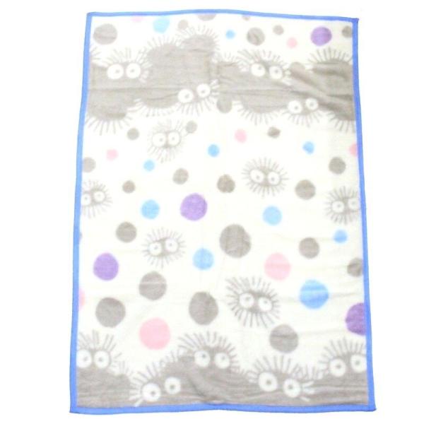 トトロデザインのあったか毛布です♪アクリル素材は保温性に優れており、肌触りもふっくら優しく、耐久性も強く、縮んだり、しわになりにくいのも特徴です。[仕様]染料プリント[サイズ]約100cm×140cm[素材]毛羽部分:アクリル100%地糸部...