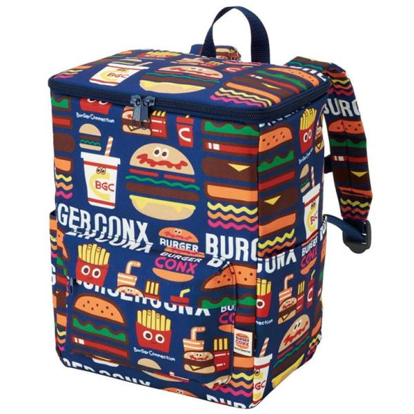 スクエア型保冷リュック大きく開いて出し入れしやすいたっぷり入るスクエア型保冷リュック！内側は保冷に適している、シルバーコーティング仕様。両サイドにポケットが１つずつ、チャック付きのポケットが１つ、中にメッシュポケット付きで小物を分けられて便...