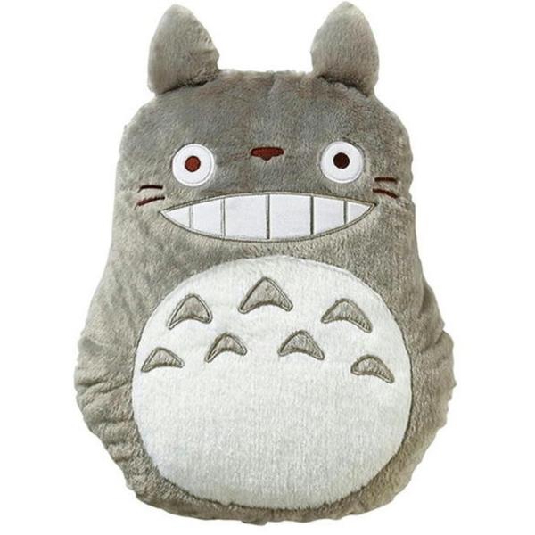 トトロ型のダイカット低反発クッションです。お部屋のインテリアのアクセントにぴったり品番 0560001900JANコード 4992272512960サイズ 約36×43cm (耳部分含まず)※ご覧になられているモニターの環境や撮影時の照明の...