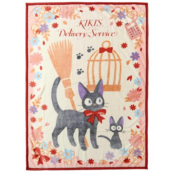 [ハーフ毛布]  魔女の宅急便 ジジ 花とカゴ品番 1105032100JANコード 4992272694086 ふわふわであったかな毛布。あたたかみのある優しい色合いが魅力的なデザインこれから肌寒くなる季節、会社でもご自宅でも使っていただ...