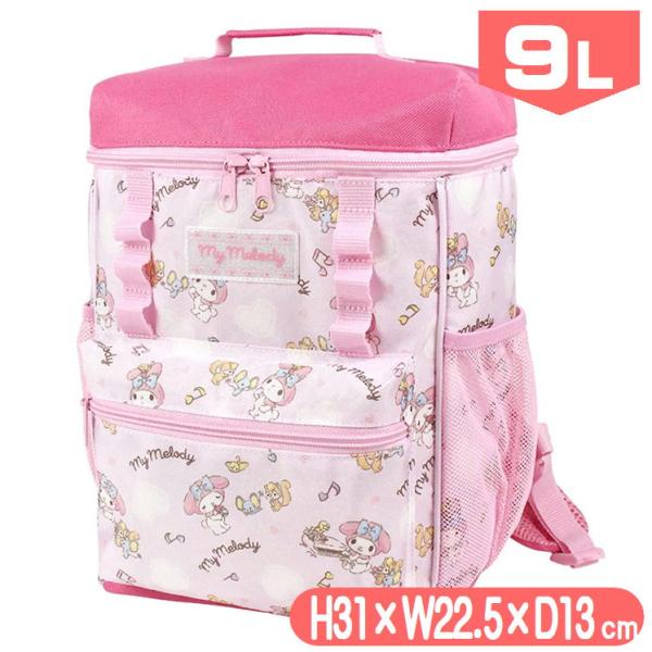 大人気サンリオキャラクターのお子様リュックサックかわいいキャラの総柄デザイン。スクエア型なのでたっぷり収納できます。さらにずり落ちを防ぐ胸元ストッパー付きで、使い心地もGOOD！遠足や行楽シーズンで大活躍のアイテムです便利なお名前記入欄付き...