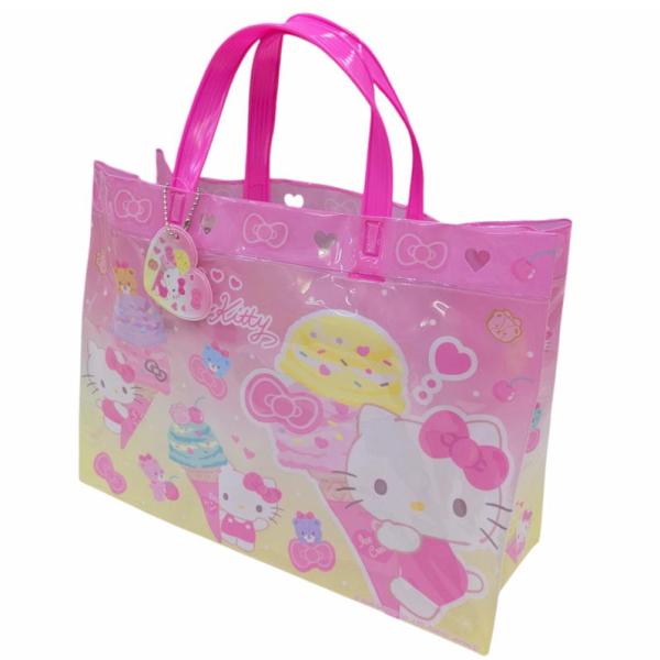 かわいいキャラクターの角型プールバッグです裏面に名前が書けるネームホルダー付きです小学校や幼稚園でのプールの授業や水泳教室にサイズ:(約)34 x 26 x 12 cm素材・材質:PVC生産国:中国※撮影時の光の具合、またお客様のページをご...