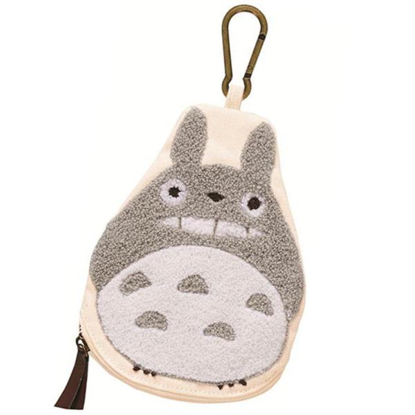 かわいいトトロがそのままポーチに！ジブリ映画『となりのトトロ』に登場する トトロのフォルムをそのままかたどったダイカットポーチ。立体感のあるシルエットが特徴で、 小物の収納にも便利な実用アイテムです。ディテールも可愛らしく、トトロファンの方...