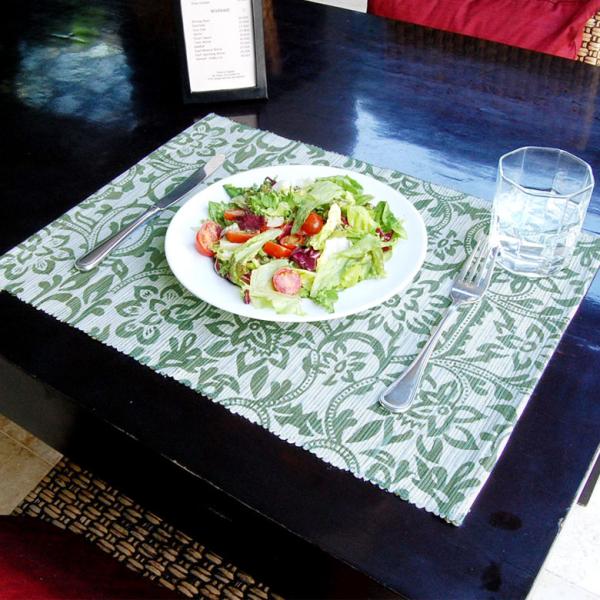 ■サイズ(cm):約 W 48 ×D 35.5 ×H 0.3　※多少サイズは前後します。■素材:ウォーターヒヤシンス/コットン■原産国:インドネシア・バリ島※注意事項はページ下部に掲載しております。ページ最下部までご確認お願いいたします。