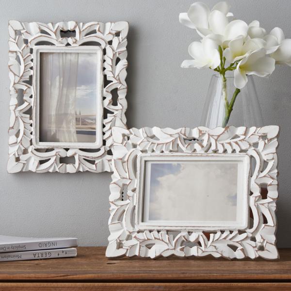 ■サイズ(cm)外寸：約 W 19 × D 2 × H 24写真表示サイズ：約 W 9 × D 14写真挿入部サイズ：約 W 10 × D 15※多少サイズは前後します。■重量約 0.4 kg■素材MDF、ガラス金具部分：アイアン■生産国イ...