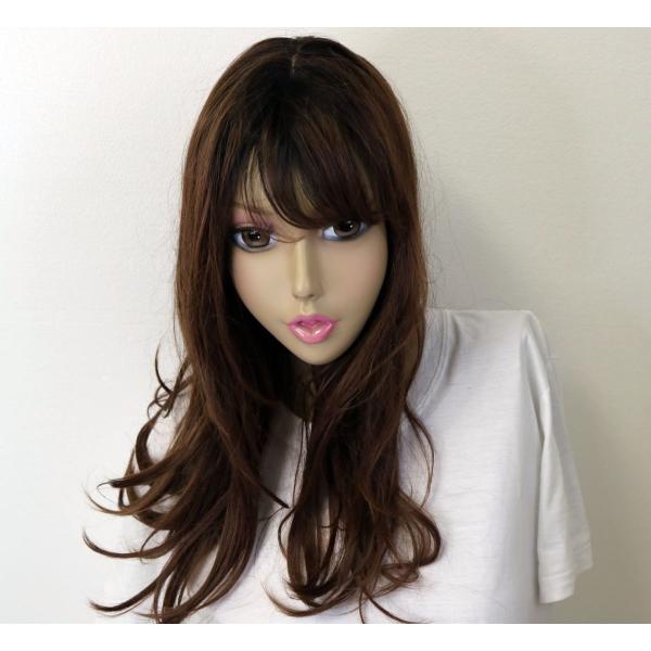 前髪は、人気のシースルーバング♪さらに程よい内巻きカール感もプラスして、さりげなく可愛らしさもアピール！人口頭皮のつむじ部分が広範囲なため、自分好みにアレンジすることも可能！※写真に写っているマネキンは撮影用の機材の為、付属いたしませんブラ...