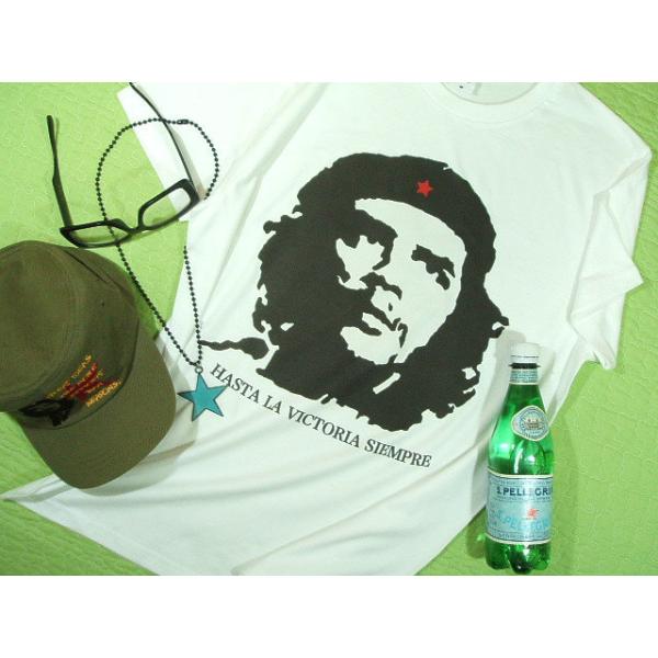 【定番復活！風に吹かれてハンサム★ゲバラTシャツ Ｒ】　ごくごくシンプルなようでいて、実は微妙に風に吹かれてる感じ★分りますでしょうか。風に吹かれてハンサムゲバラ！定番復活■サイズ　S：着丈６２×身幅４７、M：６６×５０、L：７０×５３、X...