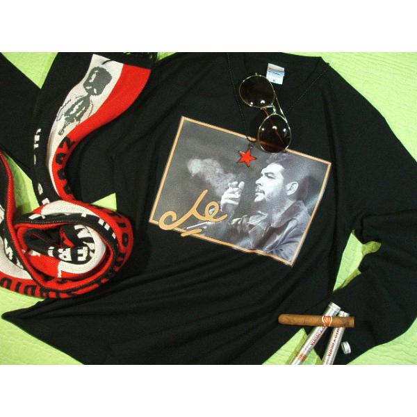 【虚空に煙…★嗚呼、哀愁のゲバラ長袖Ｔシャツ】虚空にふわり葉巻を吹かすゲバラに報告できること…。申し訳ないす。世界はちっとも良くなっちゃないんです。責任は、自分らにも…■サイズ　S：着丈６２×身幅４８、M：６８×５１、L：７２×５５、XL：...