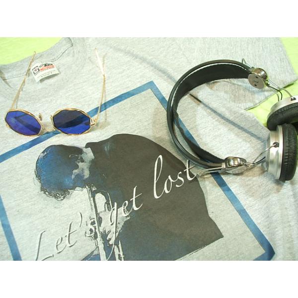 【下を向け 惑おう Chet Baker だぁぁ】　時にはチェット・ベイカーなんか流して、背中を丸めて下を向いてさ、Let's get Lost 途方に暮れてみるのも俺は、悪くないと思うだよなぁぁ■サイズ　S：着丈６２×身幅４７、M：６６×...
