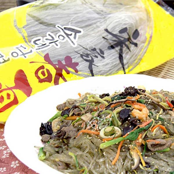 「宋家の春雨」は、熱に強く煮崩れしない為、モチモチぷるんとした弾力が特徴の本場韓国春雨です。原料はさつま芋でん粉を使用し、食物繊維が豊富。タレがしみ込みやすく食べやすい。チャプチェやプルコギなど本場韓国料理を美味しく調理できます。【商品名】...