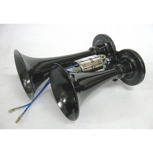コンパクトサイズのヤンキーホーンになります　歯切れの良い高音の音色になります　街の喧騒の中や、現場での重機音や作業等での大きな作業音の中では　事故を未然に防ぐ為に自分の存在を確実に知らせる必要があります　ノーマルの警笛（ホーン）だと音が小さ...