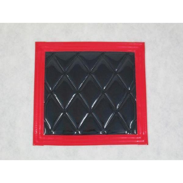 オシャレは足元から！細かいラメが入っているので光にキラキラと反射します！！夜や蛍光灯の下で見ると黒ですが陽が当たるとレインボーに見えます。【サイズ】横約430ｍｍ×縦約400ｍｍ×厚み約9ｍｍ・ステッチ：均等なＷステッチ縫製！幅約40mm・...