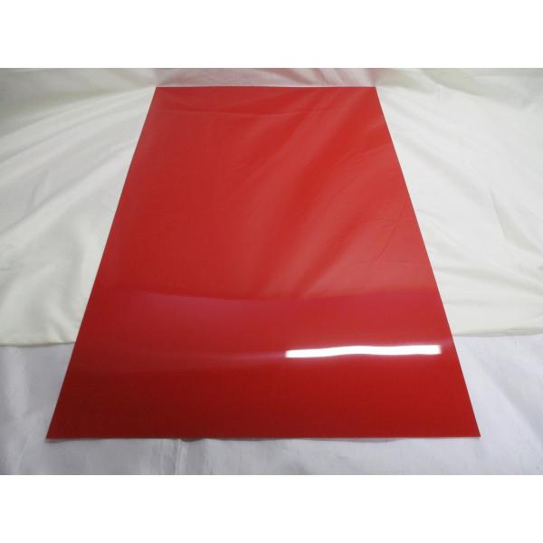 オシャレは足元から！EVA（エバ）材のドロヨケです【色】　レッド（赤）【サイズ】　横約500ｍｍ×縦約800ｍｍ×厚み約2ｍｍ【取付方法】　本来、光沢がある方がタイヤ側で　後方から見える方が艶消しになります　光沢面をタイヤ側にする事で泥等で...