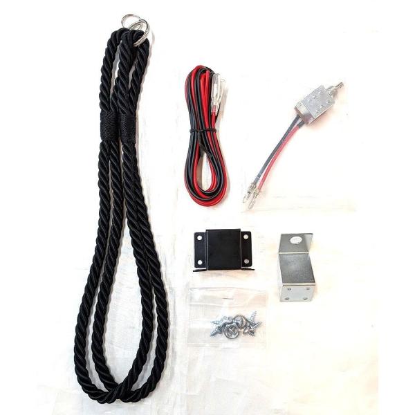 アートトラックに乗っている方のラッパコールはコンボイホーンスイッチでカッコ良く鳴らしませんか？【タッセル種類】　ミュー【タッセル長さ】　全長：約680ｍｍ　半分に折り曲げた長さ：約340mm【タッセルカラー】　ブラック（黒）【セット内容】　...