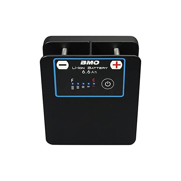 「商品情報」説明軽量・コンパクトなリチウムイオンバッテリーの6.6Ah容量タイプです。バッテリー本体のみの製品です。使用時間は鉛バッテリー12Ah以上で重さは1/5以下と軽量です。近年の電動リールに最適な14.4V電圧が電動リールの性能を最...