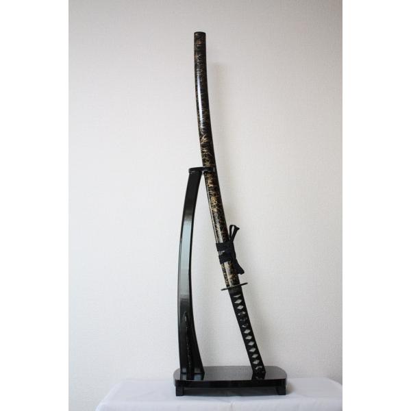 仕様　刃　亜鉛合金　柄、鞘　木製　 サイズ　全長　約１０５ｃｍ　刃渡り　約７３ｃｍ　重さ　約１２００ｇ