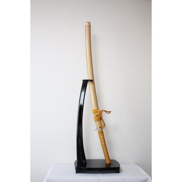 仕様　刃　亜鉛合金　柄、鞘　木製　 サイズ　全長　約１０５ｃｍ　刃渡り　約７３ｃｍ　重さ　約１２００ｇ