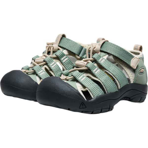 NEWPORT H2（ニューポート エイチツー）は、The Original Hybrid Footwear. アメリカでも圧倒的な人気を誇るベストセラーモデル。普段履きはもちろんの事、安定性が要求されるアウトドア活動に適した幅広設計のソー...