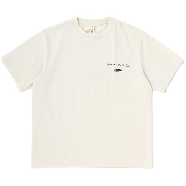 浜辺で三線を弾く島の若者とセマルハコガメ。のどかな西表島の暮らしを表現。売り上げの一部が寄付されるチャリティモデル【カラー】1030967(White Cap)【サイズ】M、L、XL(ユニセックスサイズ)＜Ｍ＞着丈：69cm、身幅：56cm...