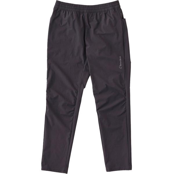 歩く、走る、を妨げない膝の特徴的なカッティング。脚部の動きを妨げない特徴的なカッティングのシンプルで実用的なパンツです。余分なパーツやステッチを省く事は素材が持つストレッチ性、軽量化に大きなアドバンテージとなります。2025SSのRun P...