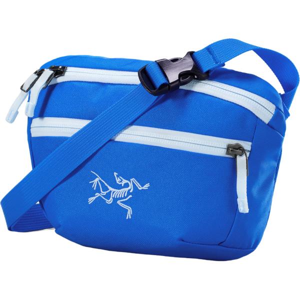 パック素材に100%リサイクルポリエステルを使用したマンティス1。短いハイキングや縦走時の補助パックとしても活躍します。腰に巻いても肩にかけてもOK。スペーサーメッシュバックパネルを採用して、風通しを向上させています。ジッパー付きフロントポ...