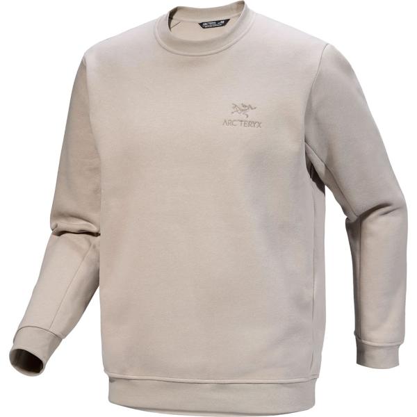 スキー場までのドライブ、短いハイキング、トレイルランニング後のクールダウン、またキャンプでの朝の冷え込み対策など、着心地がよく暖かいので汎用性も抜群。300gsmのエンブレムは、オーガニックコットンの柔らかな肌ざわりにリサイクルポリエステル...