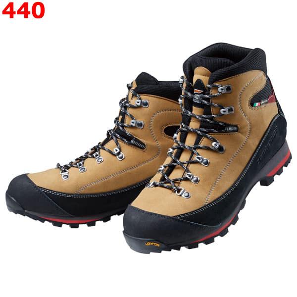 アッパーはマイクロファイバー(人工皮革)をメインに、撥水加工を施したスプリットレザーで補強。履き口にはソフトな素材を使用し、足当たりが優しく、フィッティング性にも優れたブーツに仕上げました。アウトソールは、つま先部分に登り時のグリップエッジ...